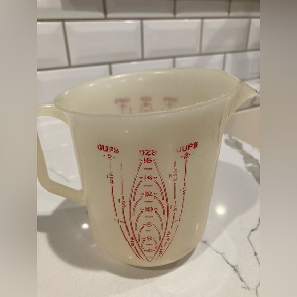 Tupperware | Kitchen | Tupperware 2 Cup Measuring Pitcher 34 4 Raised ...